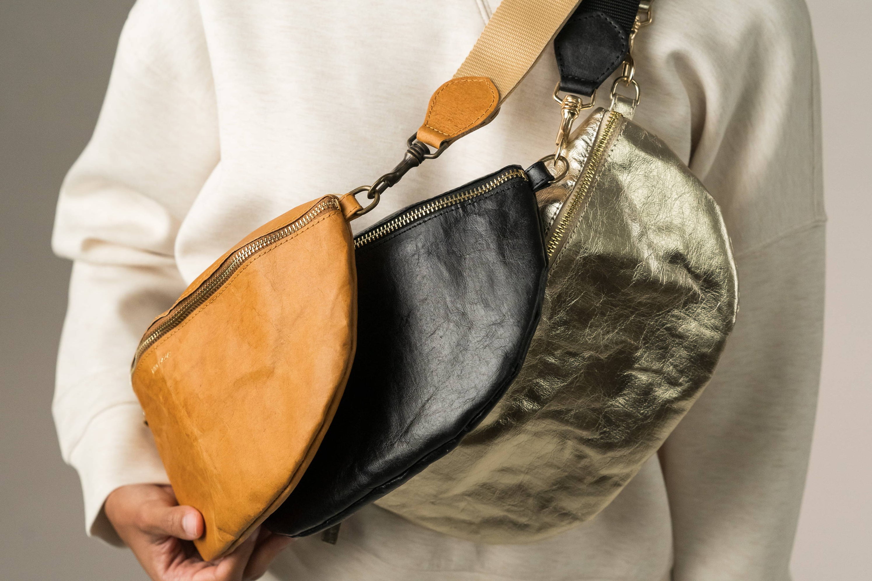 The Sling Body Bag: Where Sophistication Meets Practicality — Uashmama